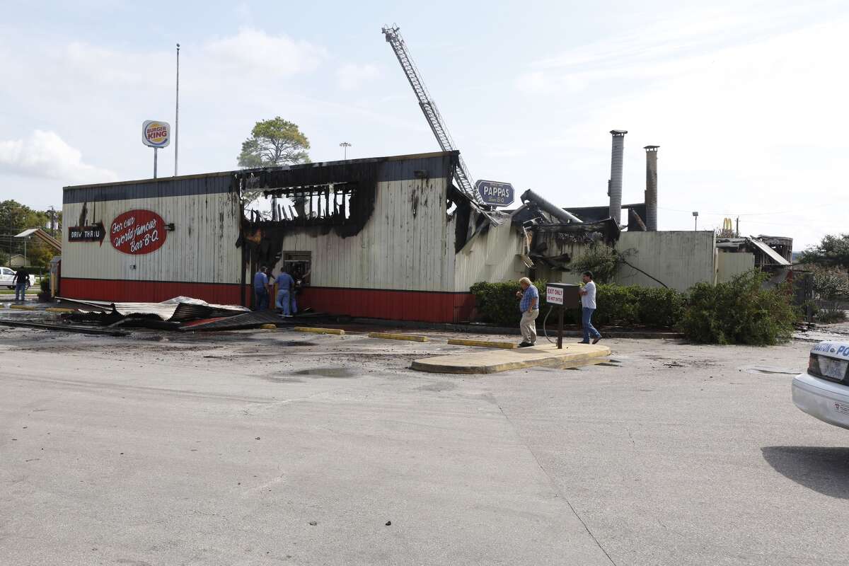 Pappas Bar-B-Q in NE Houston burns in 2-alarm blaze