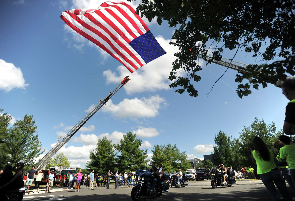 2,000 motorcycles rumble and roll for charity, in memory of 9/11