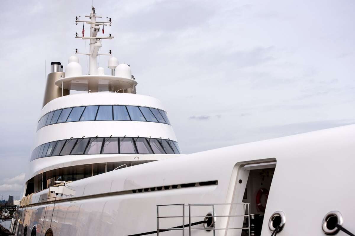 Boat of the future: Mysterious yacht appears in S.F. Bay