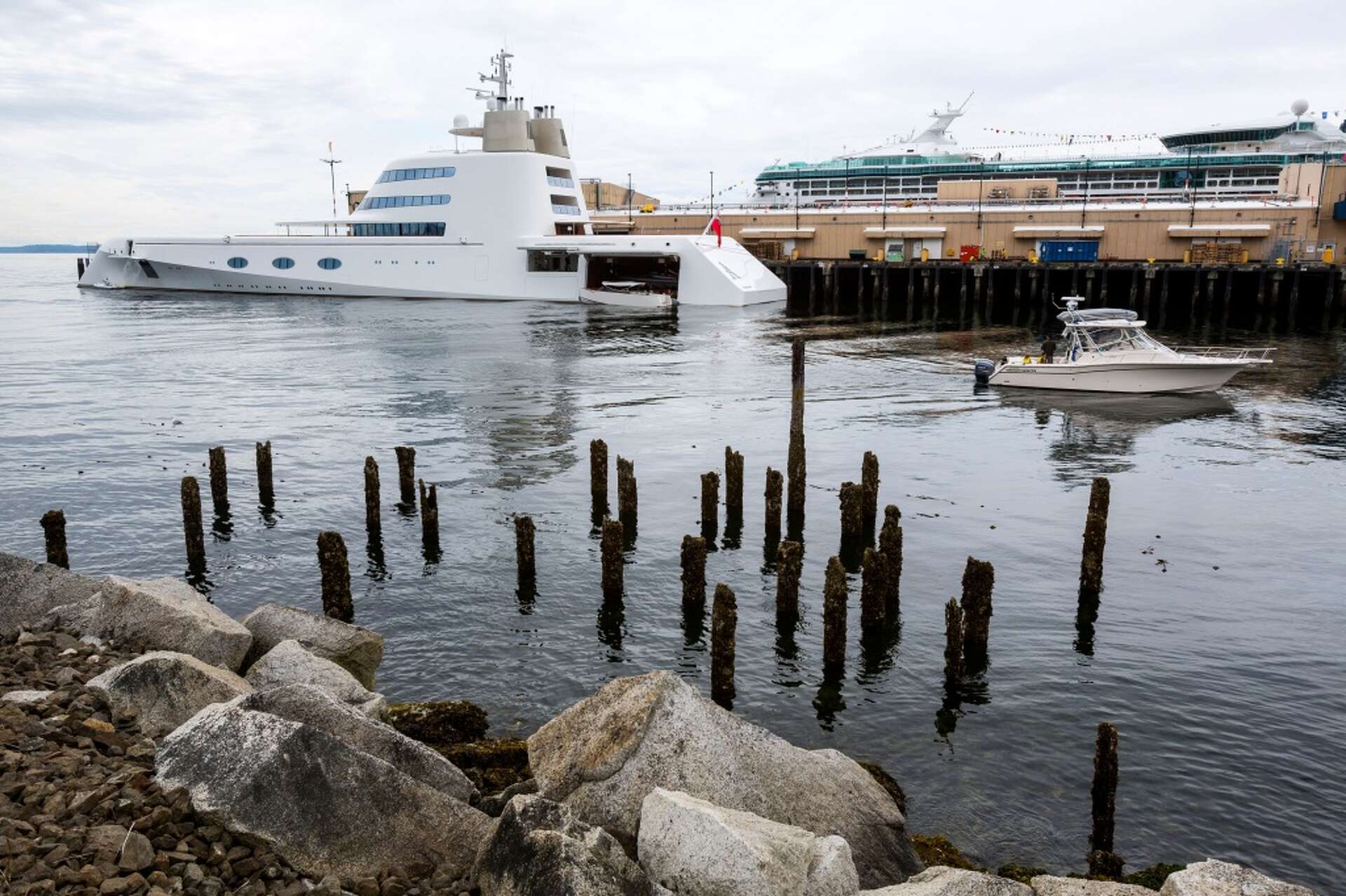 Boat of the future: Mysterious yacht appears in S.F. Bay