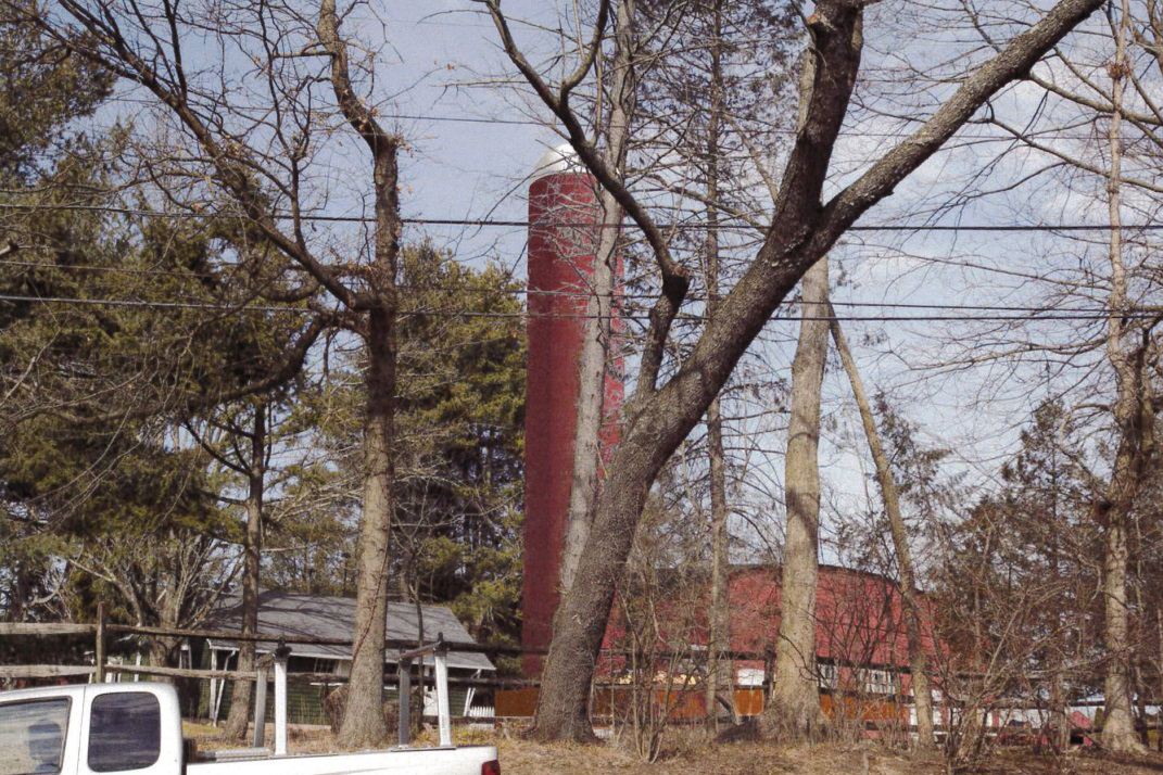 Selectmen demand to see deal for AT&T tower at Ox Ridge Hunt Club