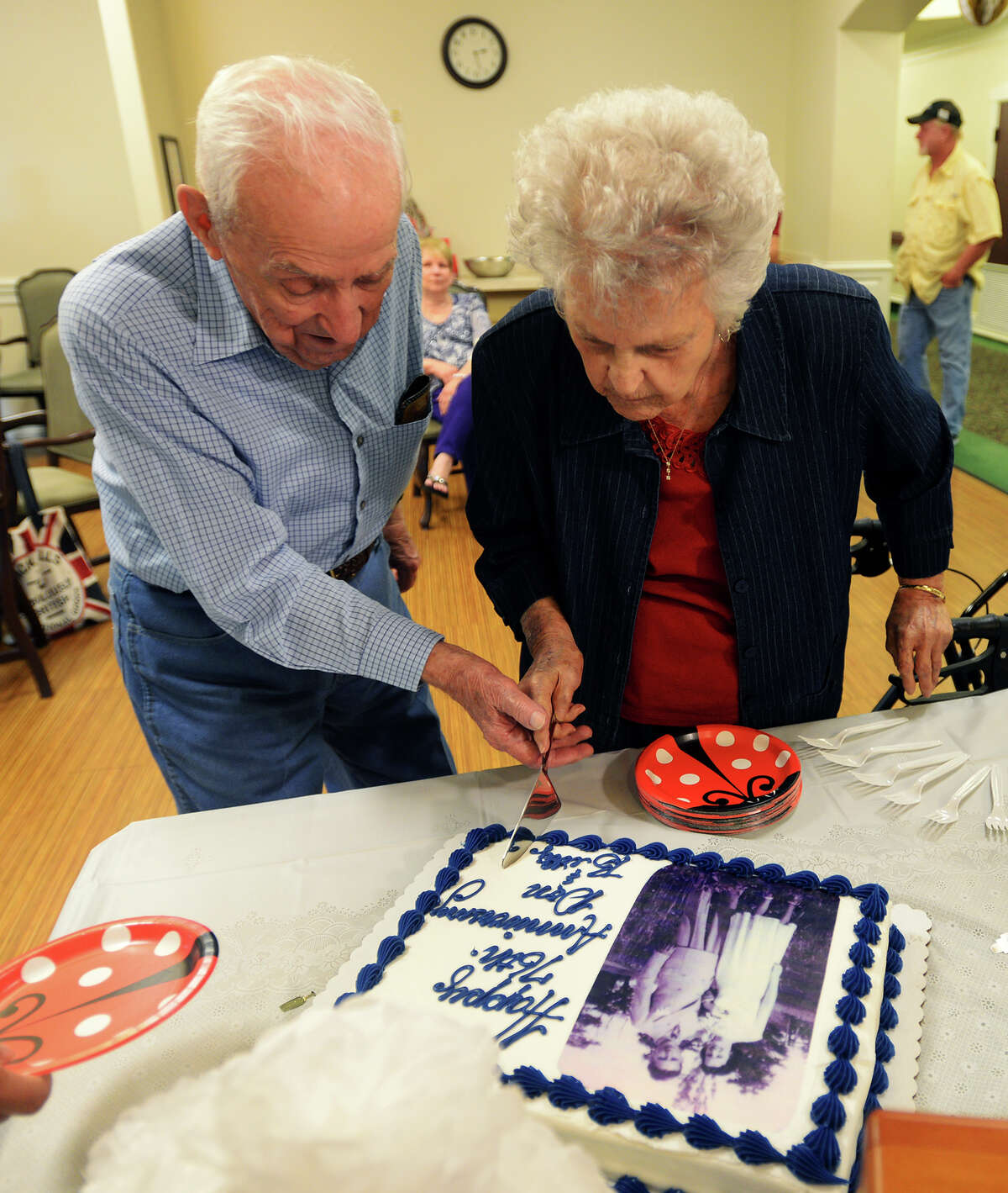 Nederland couple marks 76 years of marriage