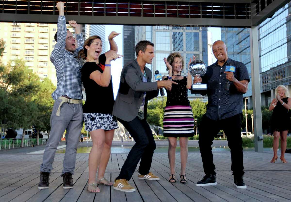 Houston-area fan shakes her way to 'DWTS' premiere