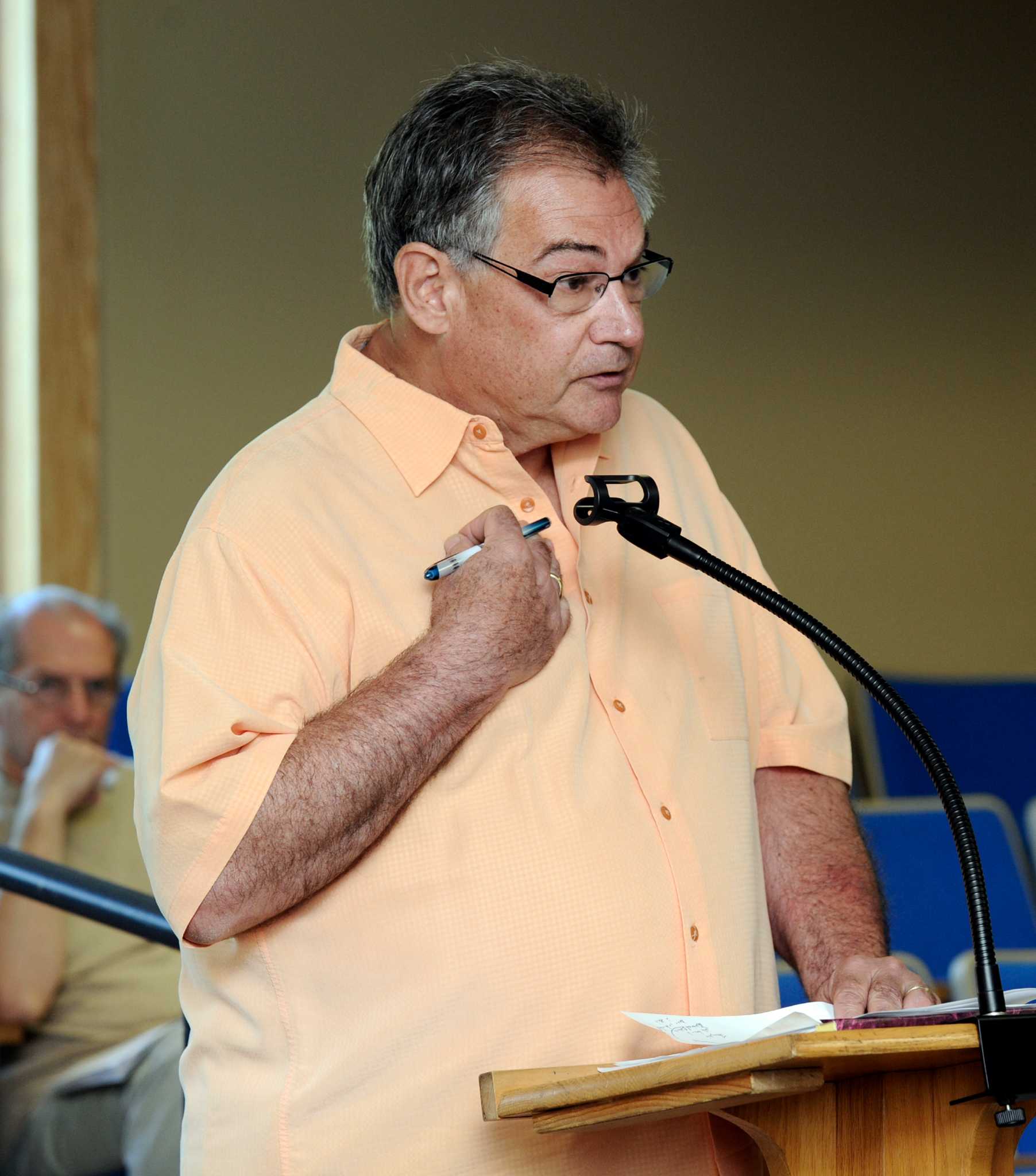 Ethics board, first selectman clash in Brookfield