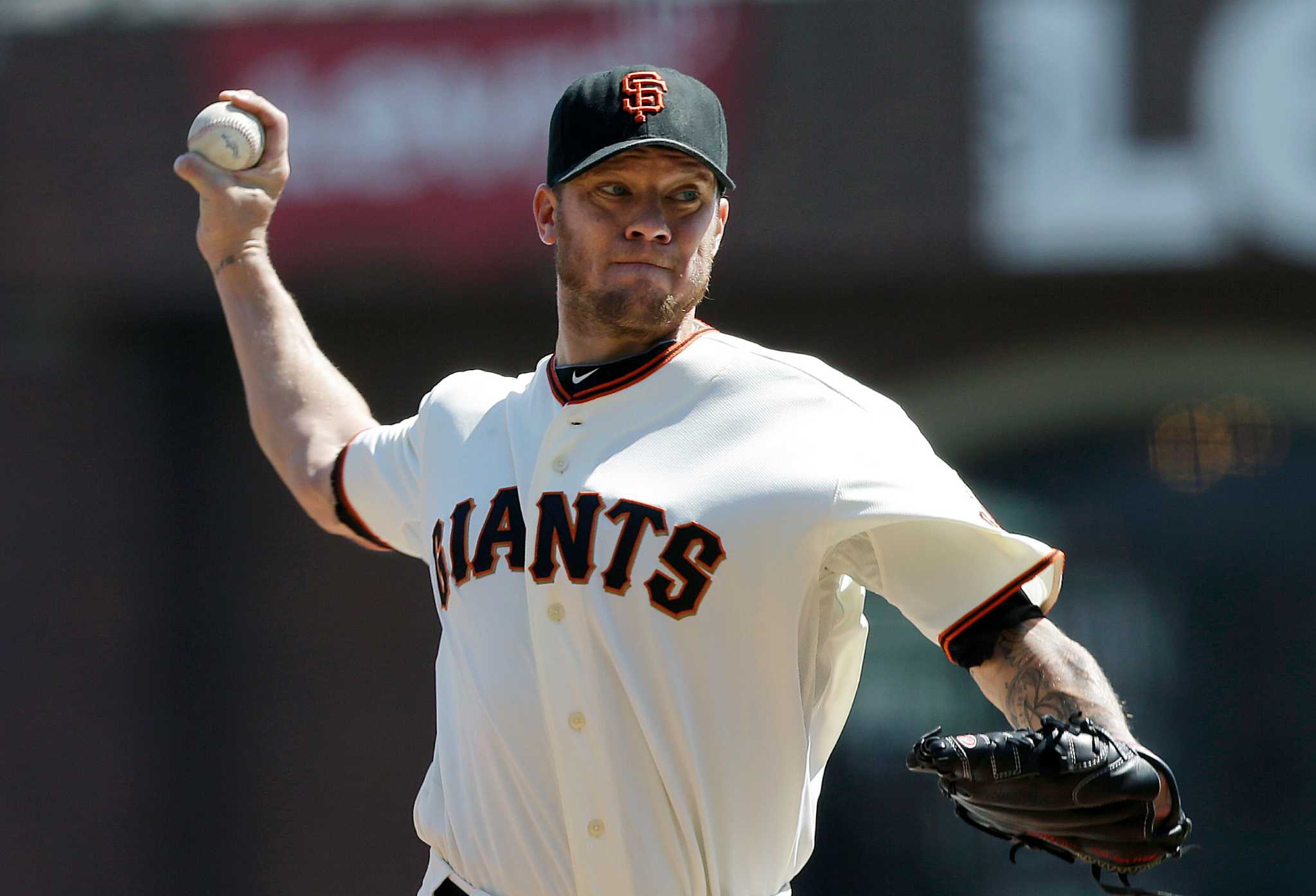Jake Peavy solid again as Giants sweep Diamondbacks, 6-2
