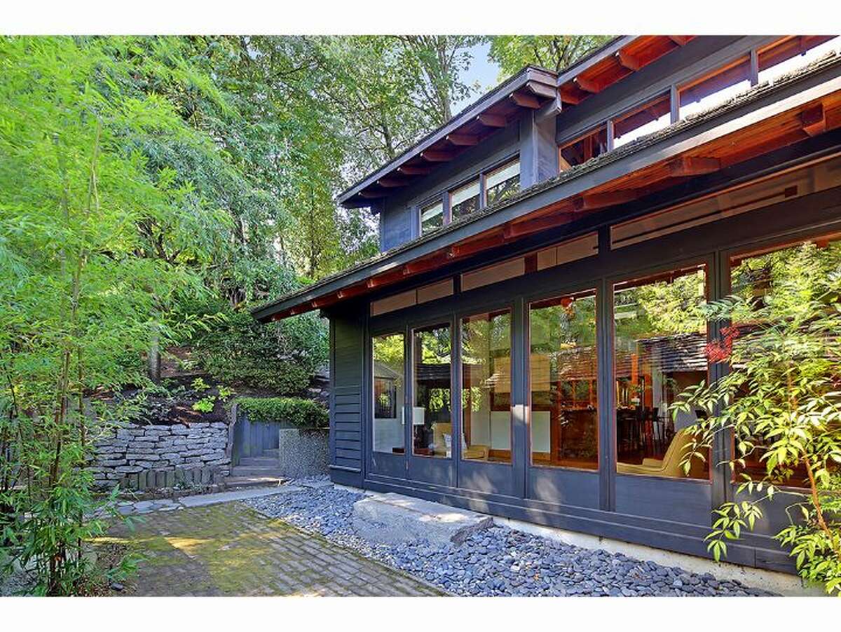 Suyama-designed Zen 'urban farmhouse' for sale