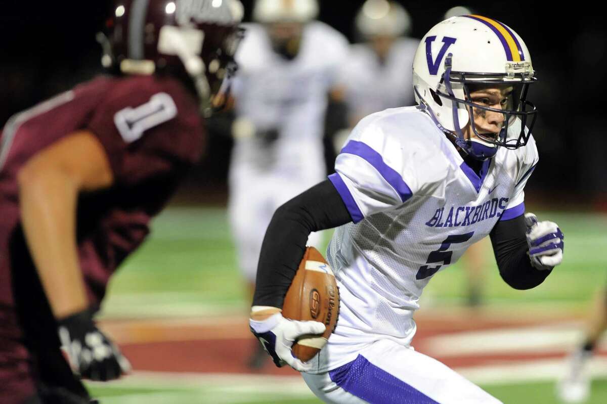 Nice field, ugly game for Cannoneers