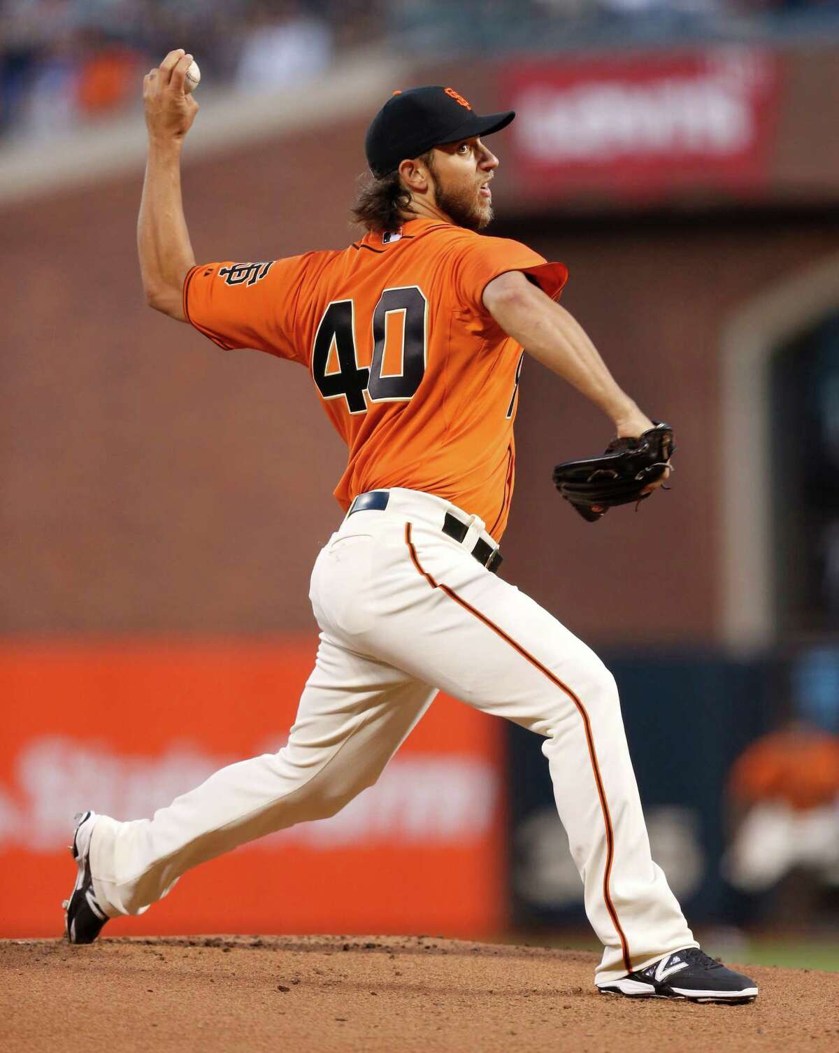 Bumgarner sets strikeout mark as Giants rout Dodgers