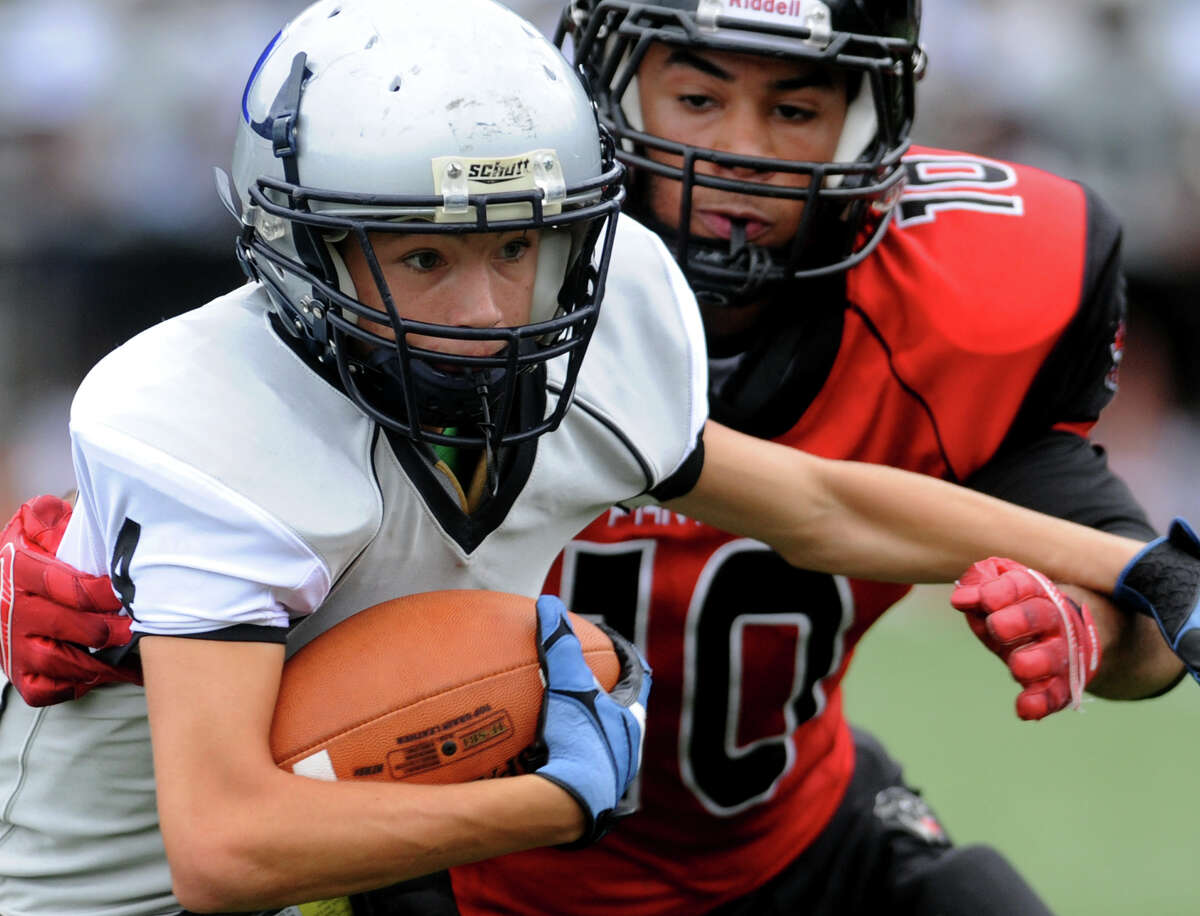 United rout Platt Tech in opener