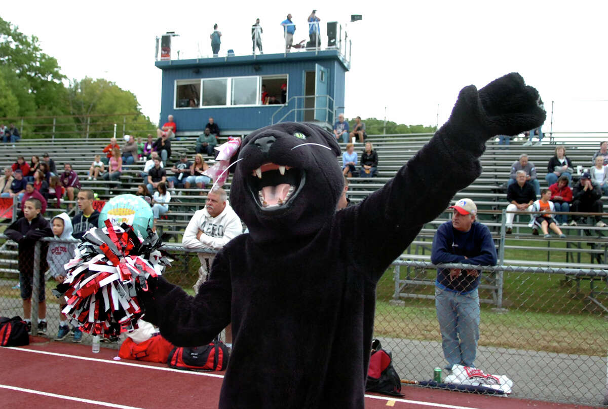 United rout Platt Tech in opener