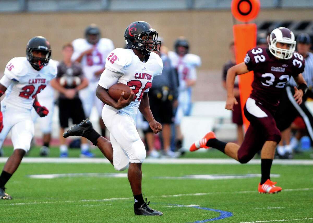 Canyon's offense jells, gives new coach first win