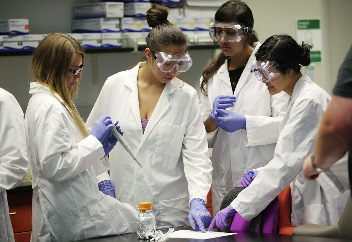 New UTSA dean hopes to lead women into engineering