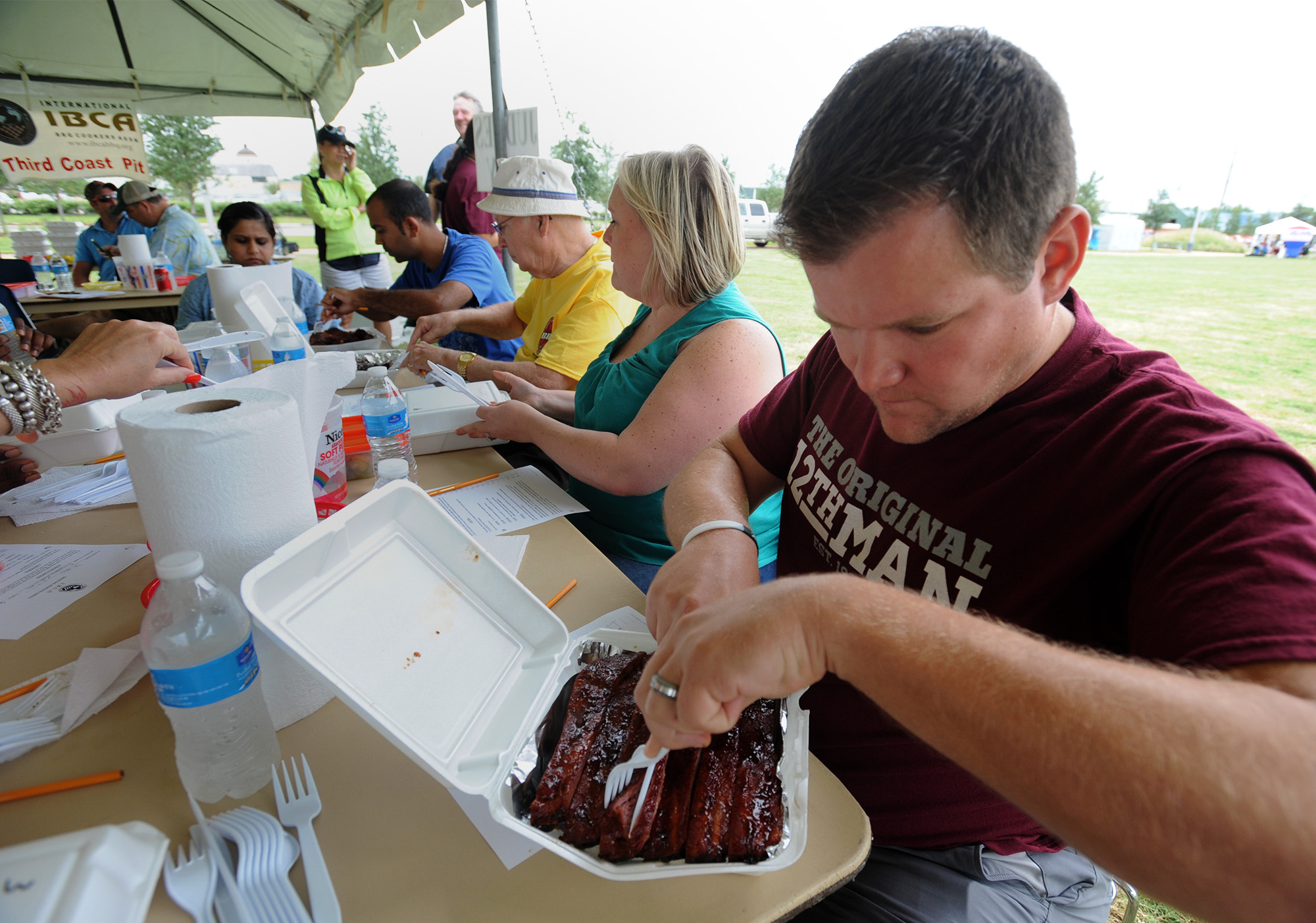 BBQ cook-off contestants set out to smoke the competition