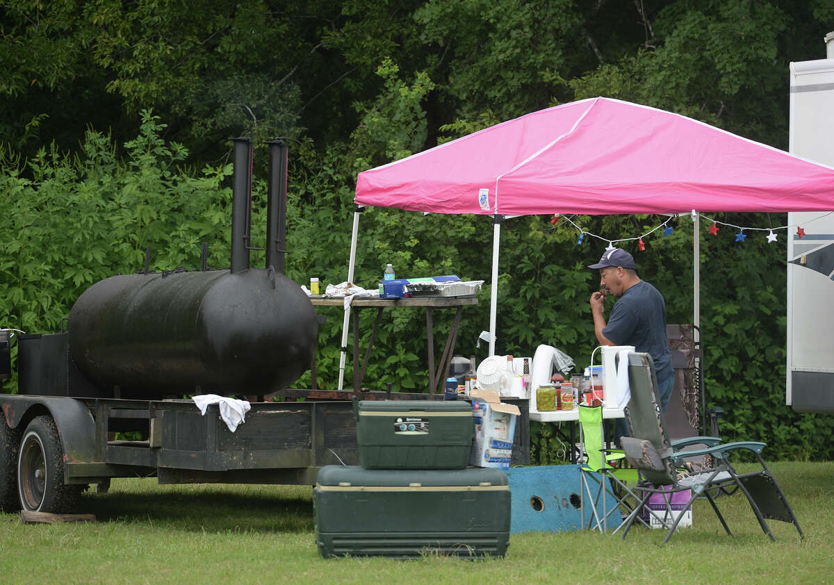 BBQ cook-off contestants set out to smoke the competition