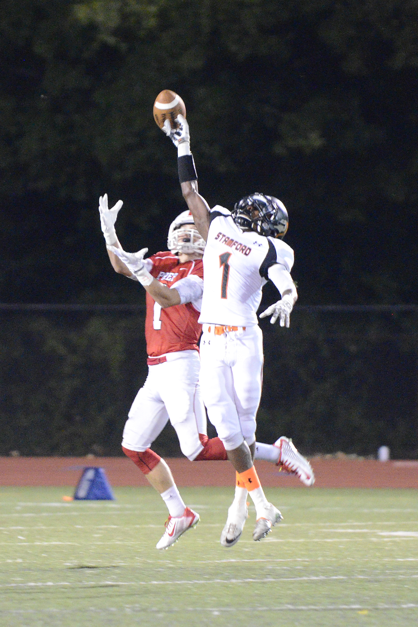 Football round up / Falcons' Pacewicz proves right choice at QB