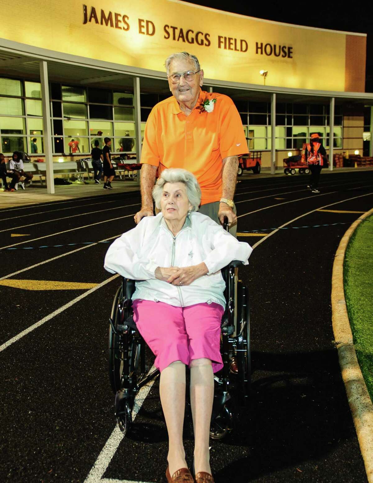 Texas City fieldhouse named for legendary coach, mentor