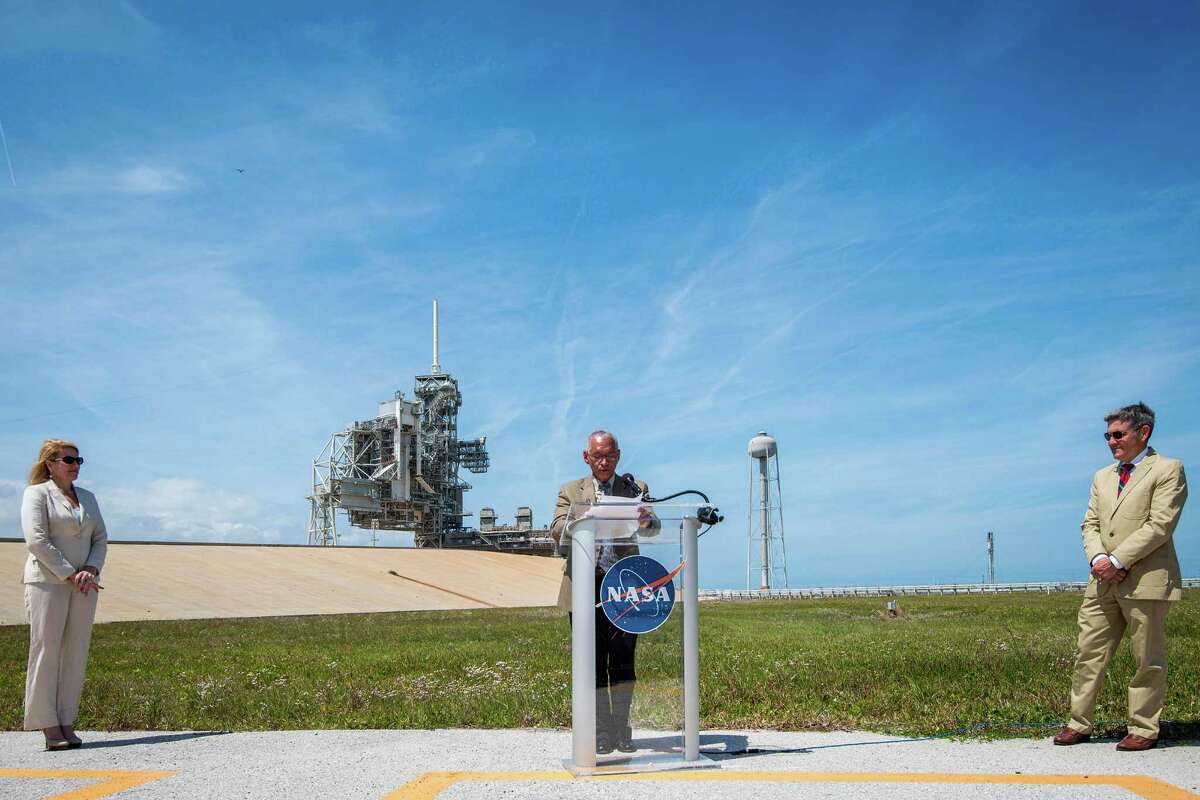 NASA picks Boeing and SpaceX to ferry astronauts
