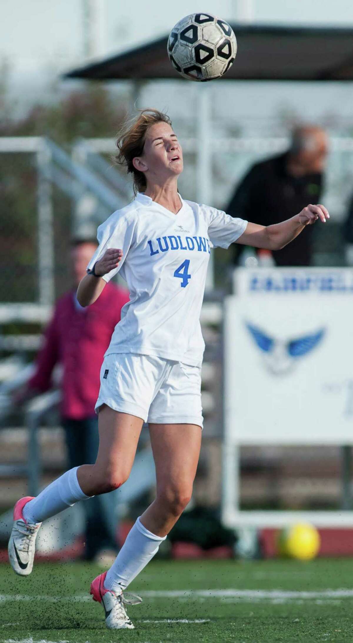 Girls soccer roundup / Mustangs gallop to a perfect start
