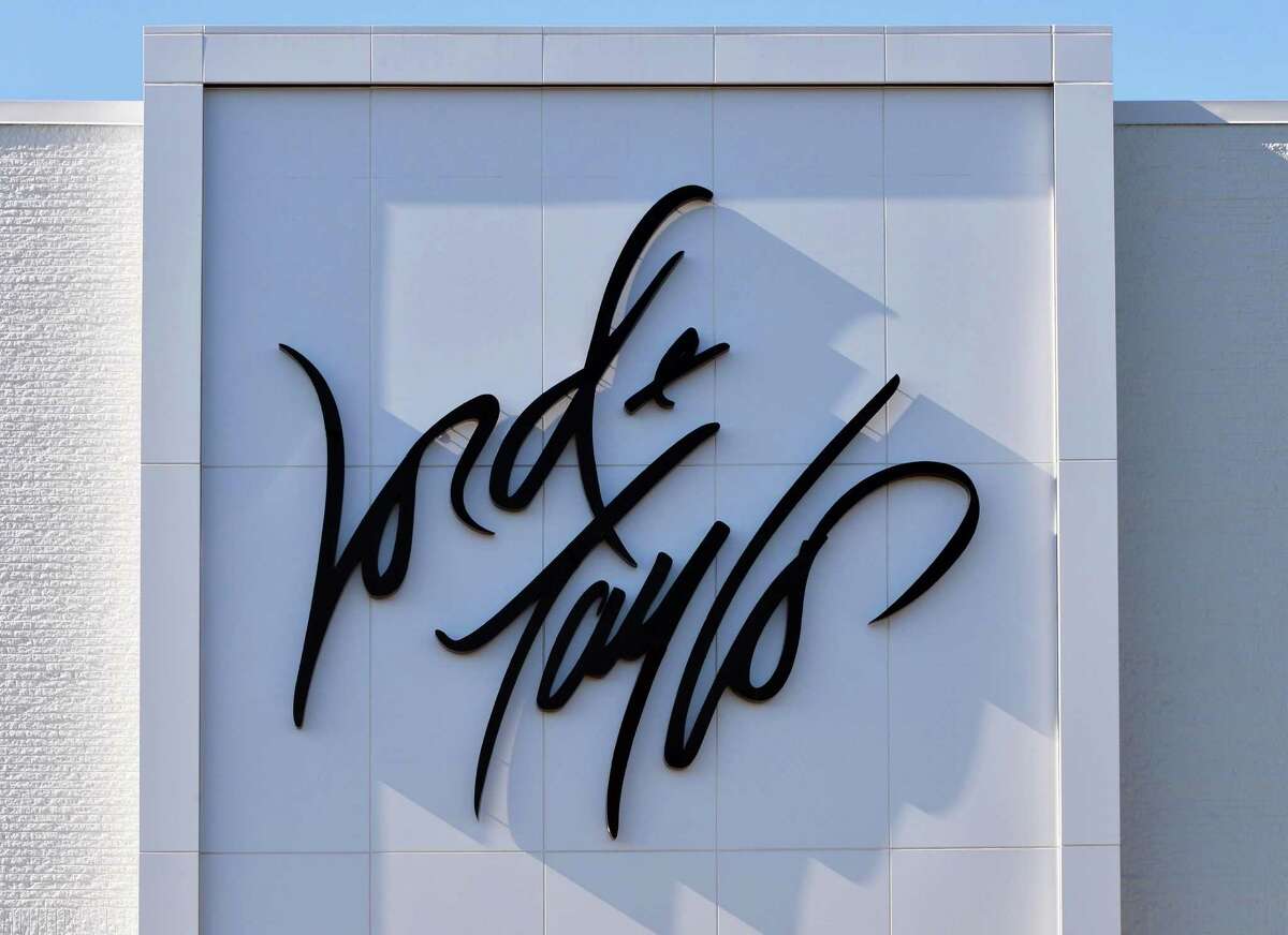 Lord & Taylor returns with a flourish