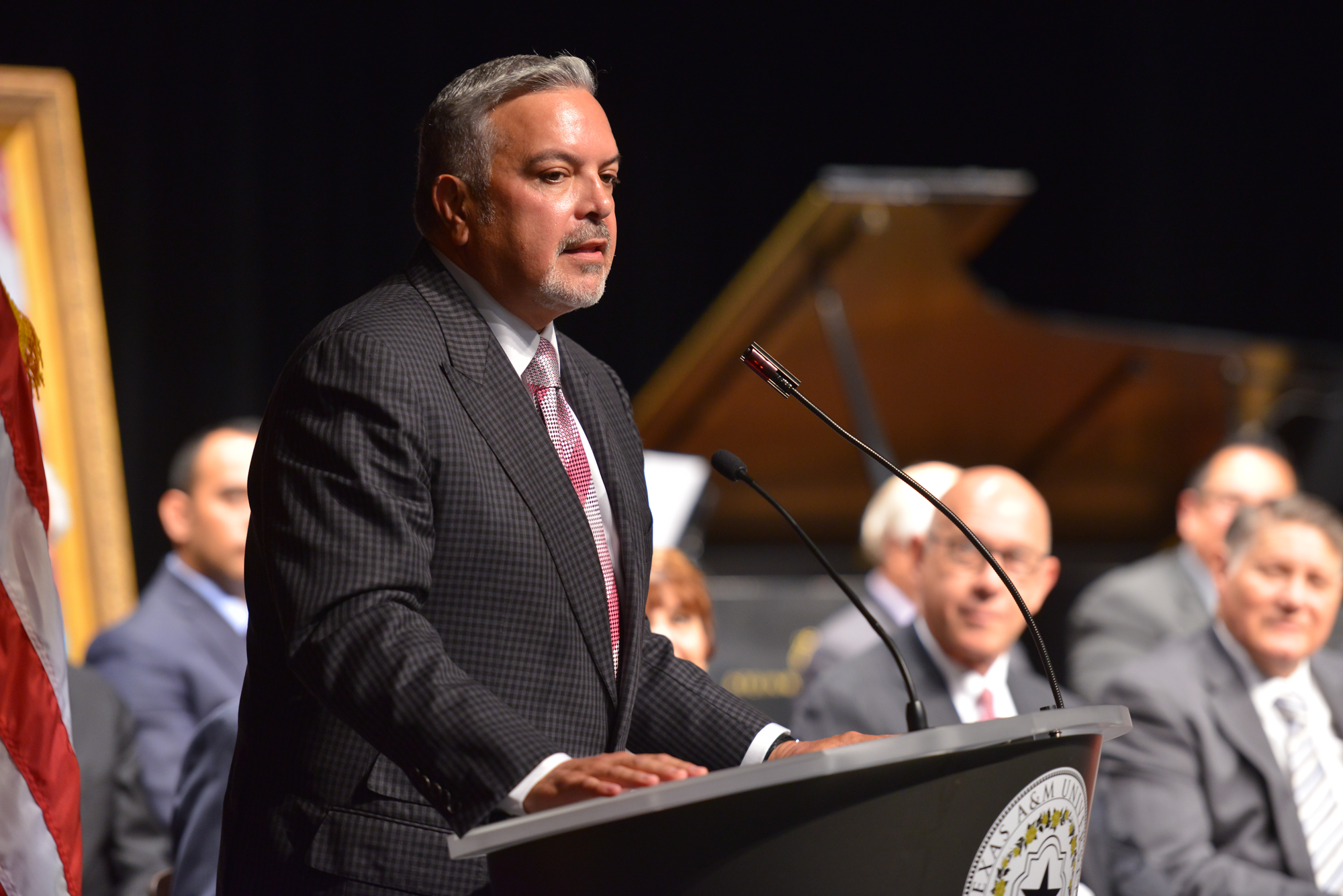 Muñoz mulls run for DNC chairman