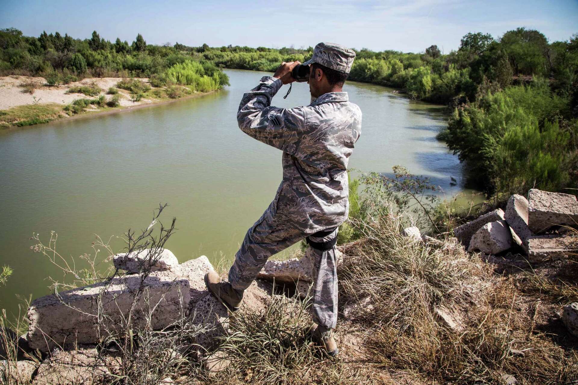 New photos show Guardsmen patrolling the Texas-Mexico border