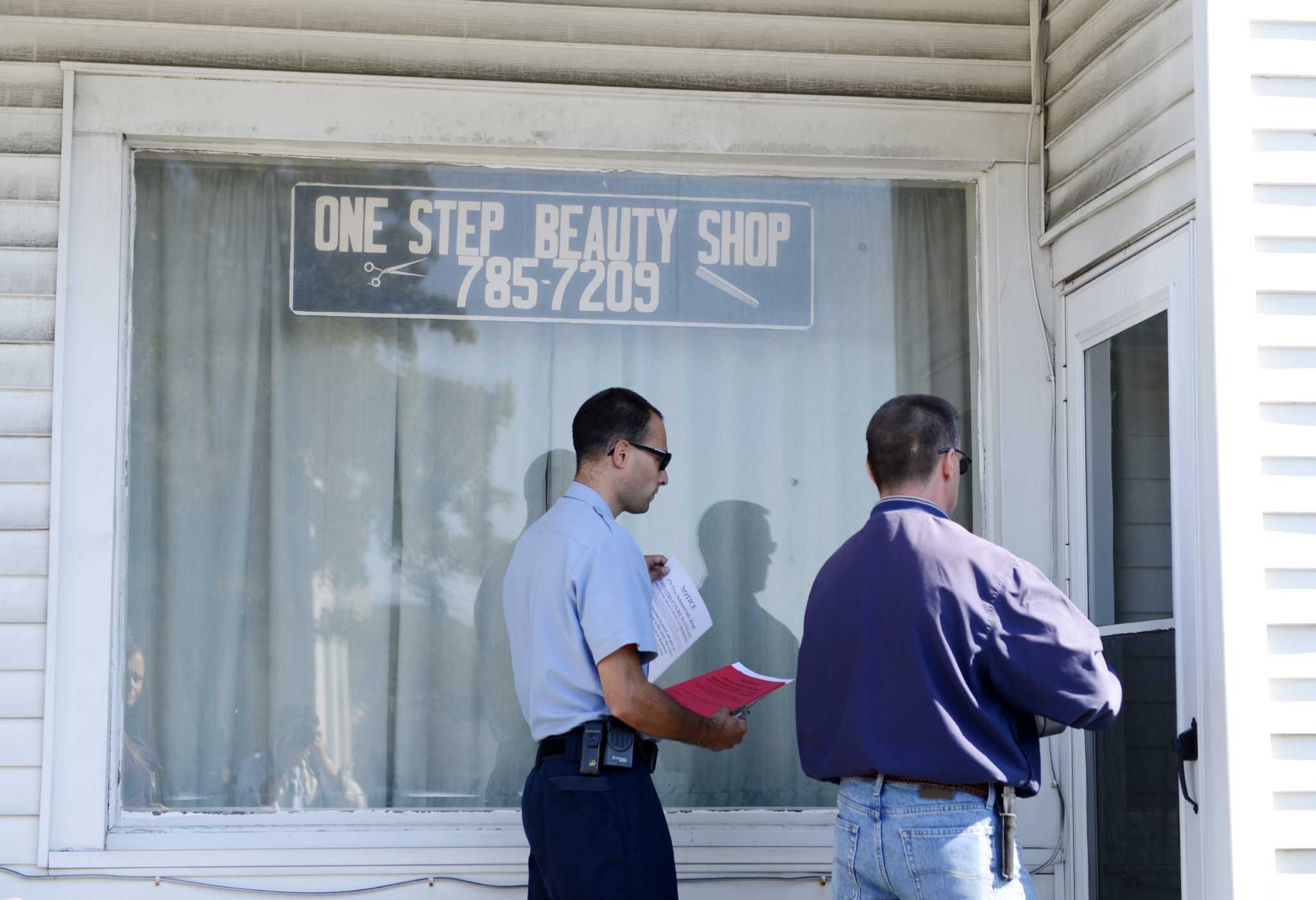 Colonie shutters Latham building over code violations