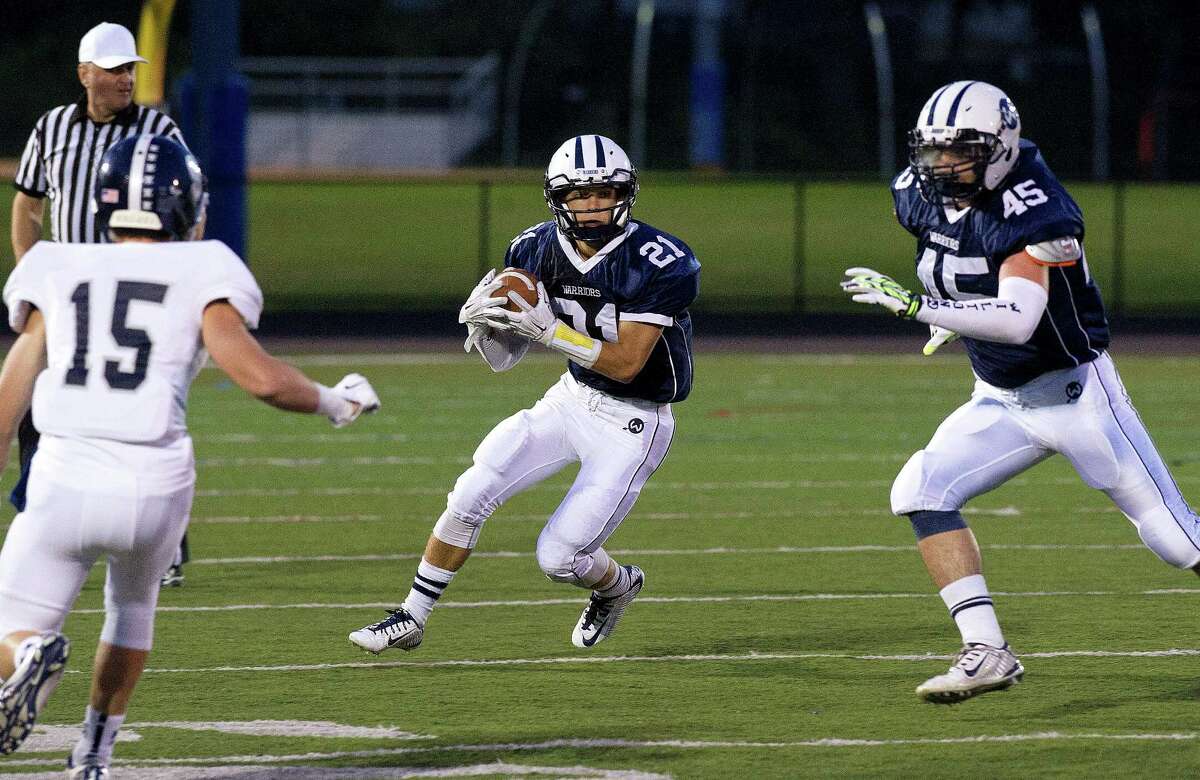 Staples football shuts out Wilton