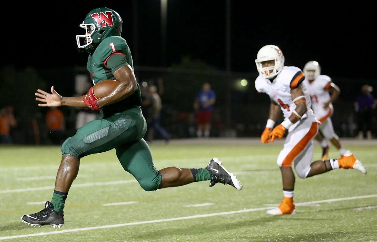 The Woodlands encounters little resistance from La Porte