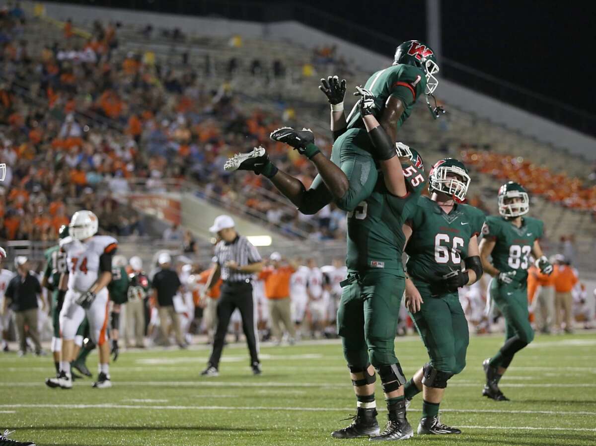 The Woodlands encounters little resistance from La Porte