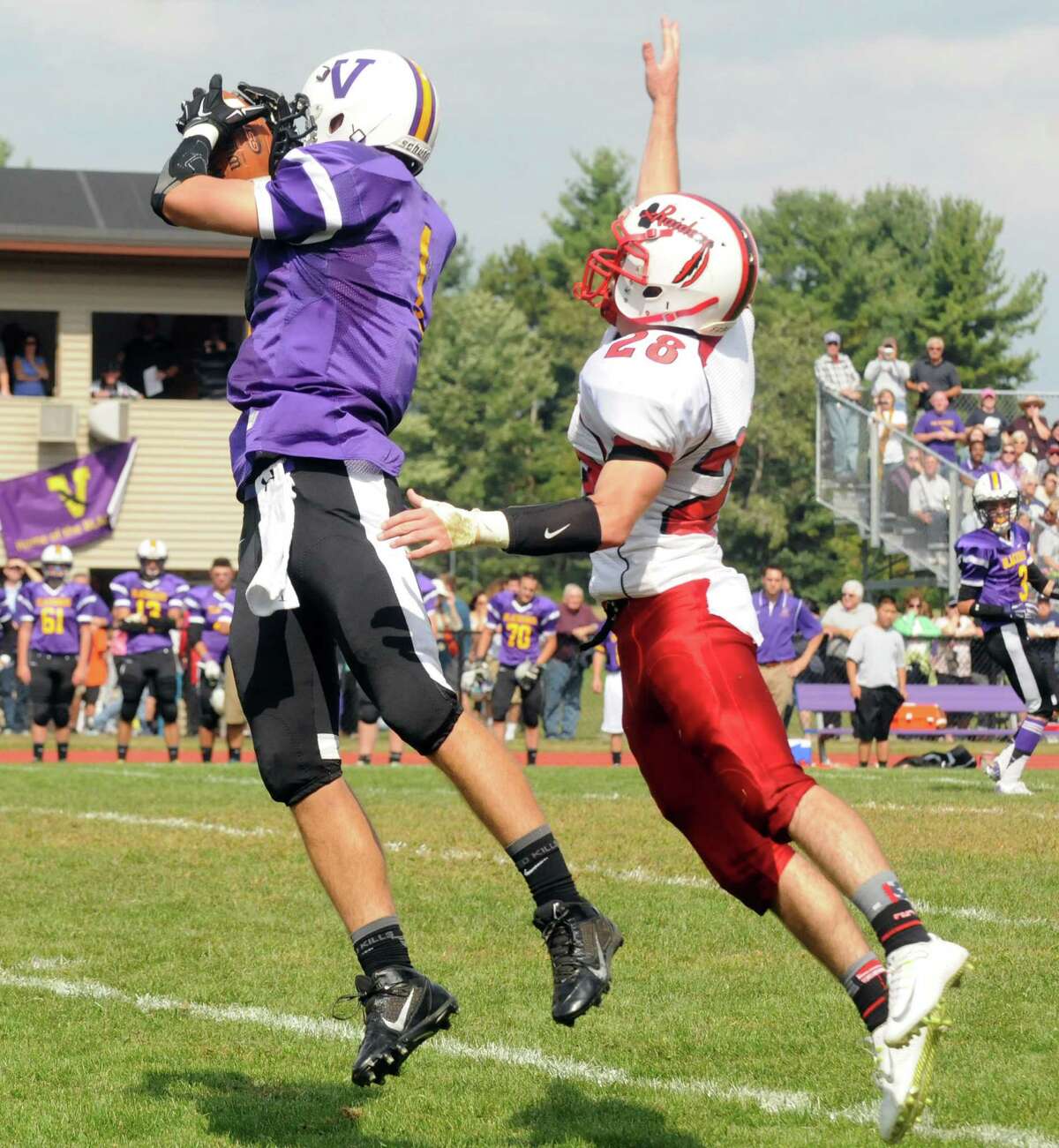 Voorheesville football edges Mechanicville, 10-7