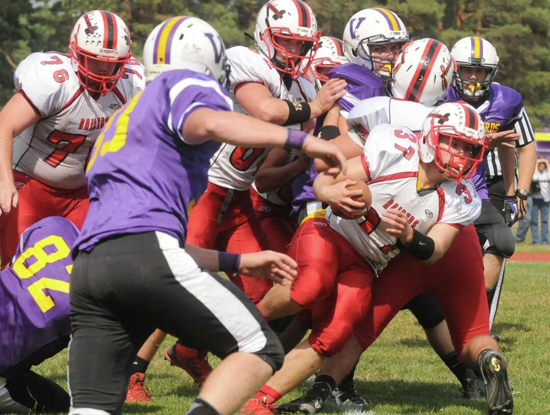 Voorheesville football edges Mechanicville, 10-7