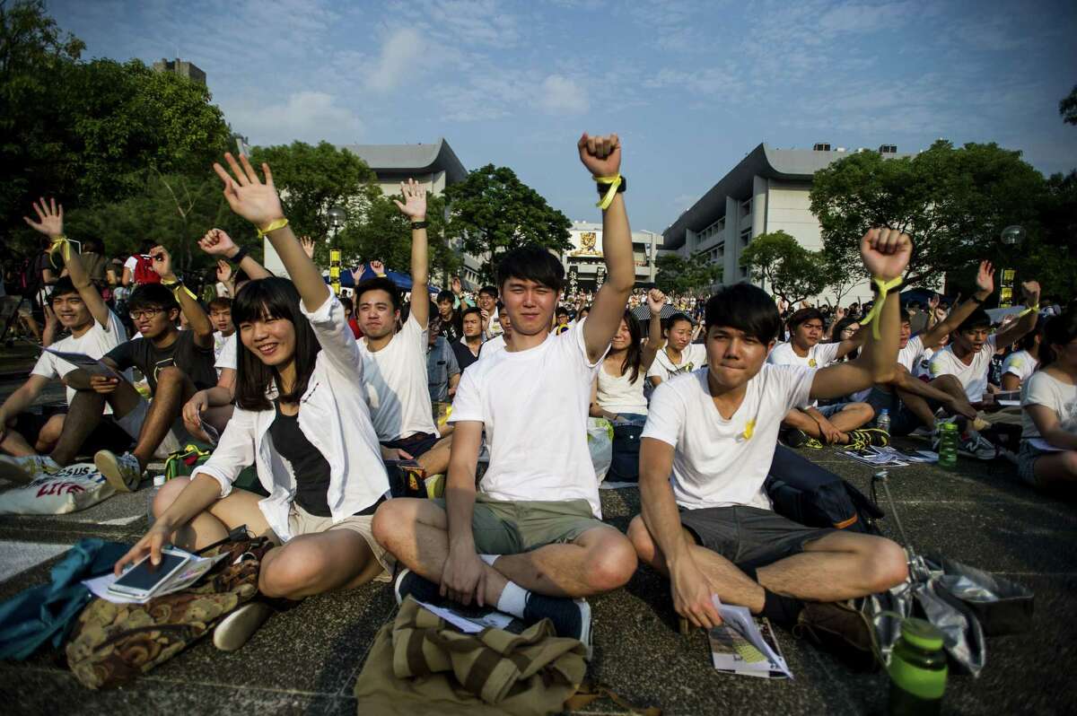 Thousands of Hong Kong students protest Chinese voting limits
