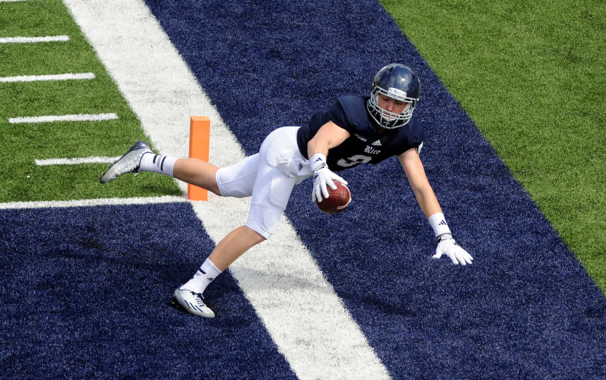 Wright's breakout year adds football to family's legacy at Rice