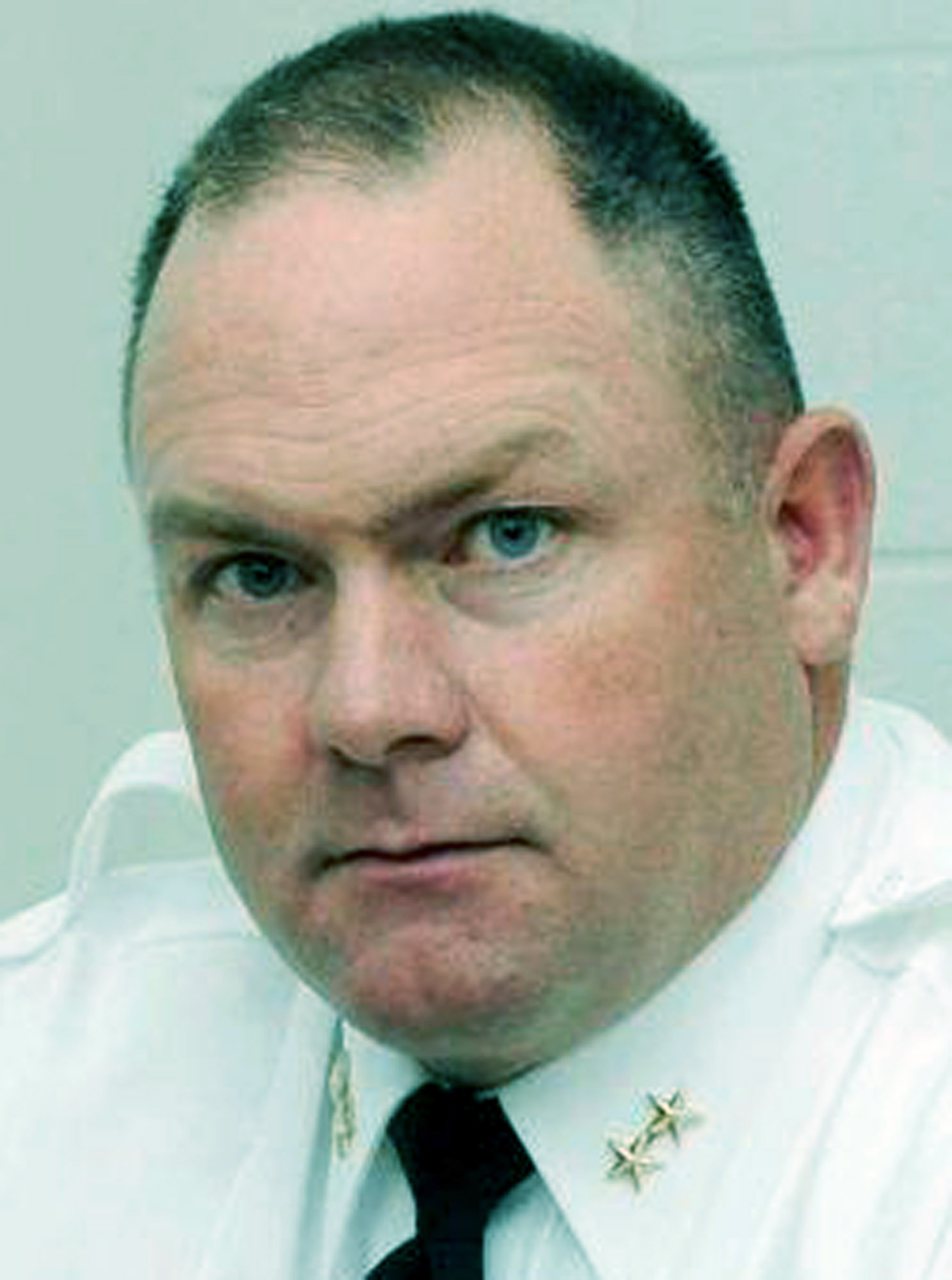 Police chief signs for four more years