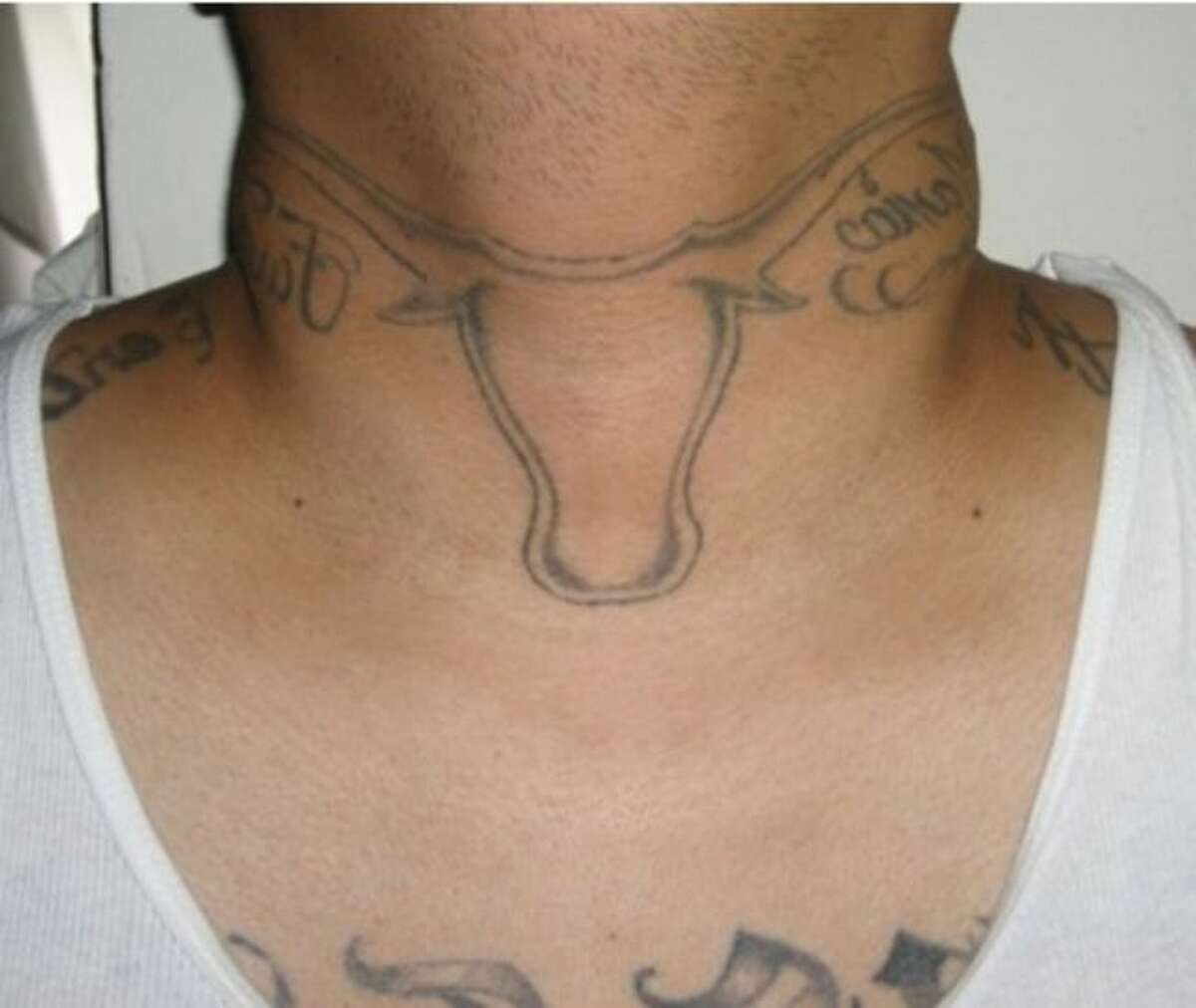 Texas Syndicate gang member accused of swinging knife while charging at ...