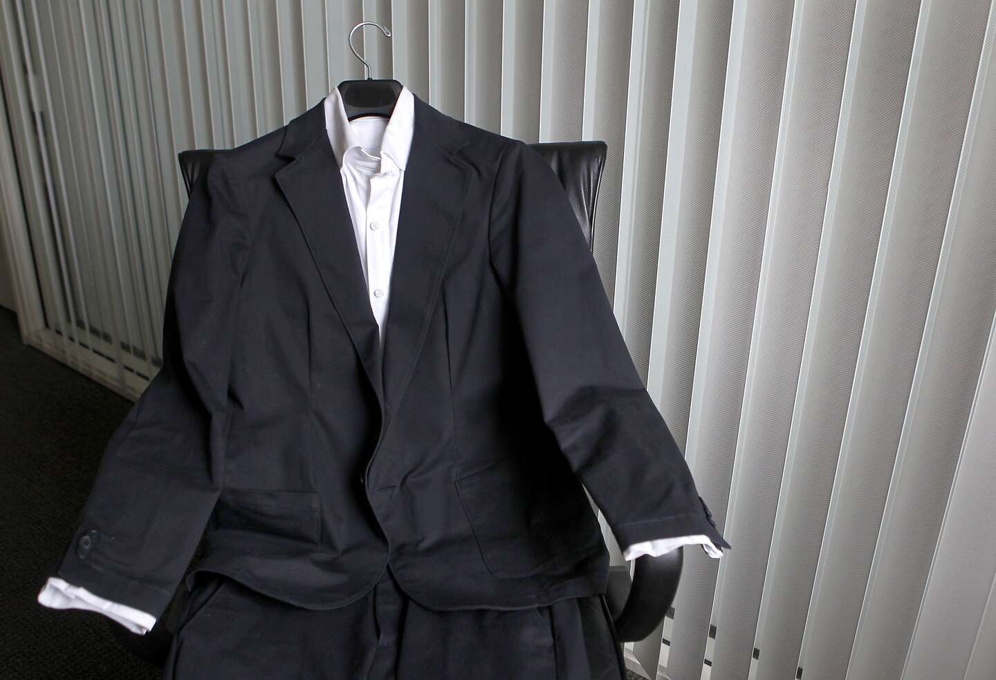 S.F. inventor hopes to dress for success with 1-piece suit