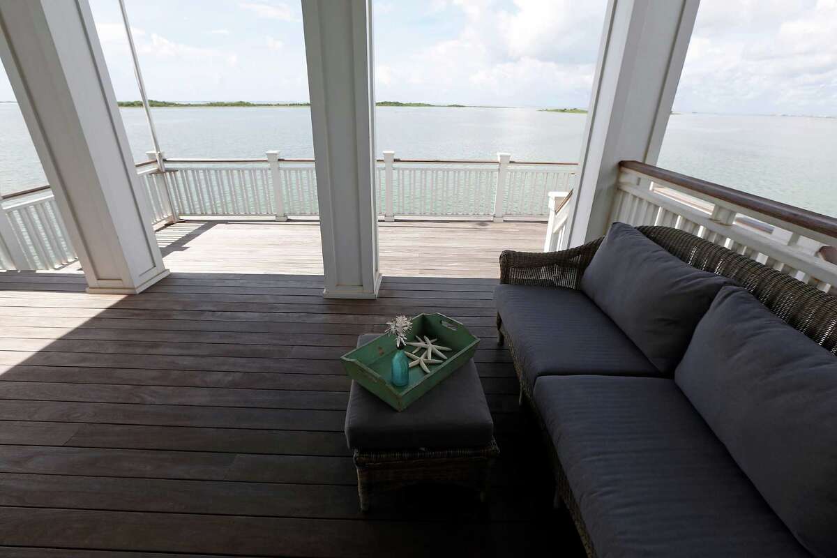 Stellar sunset inspired Houston couple to build a Tiki Island dream home