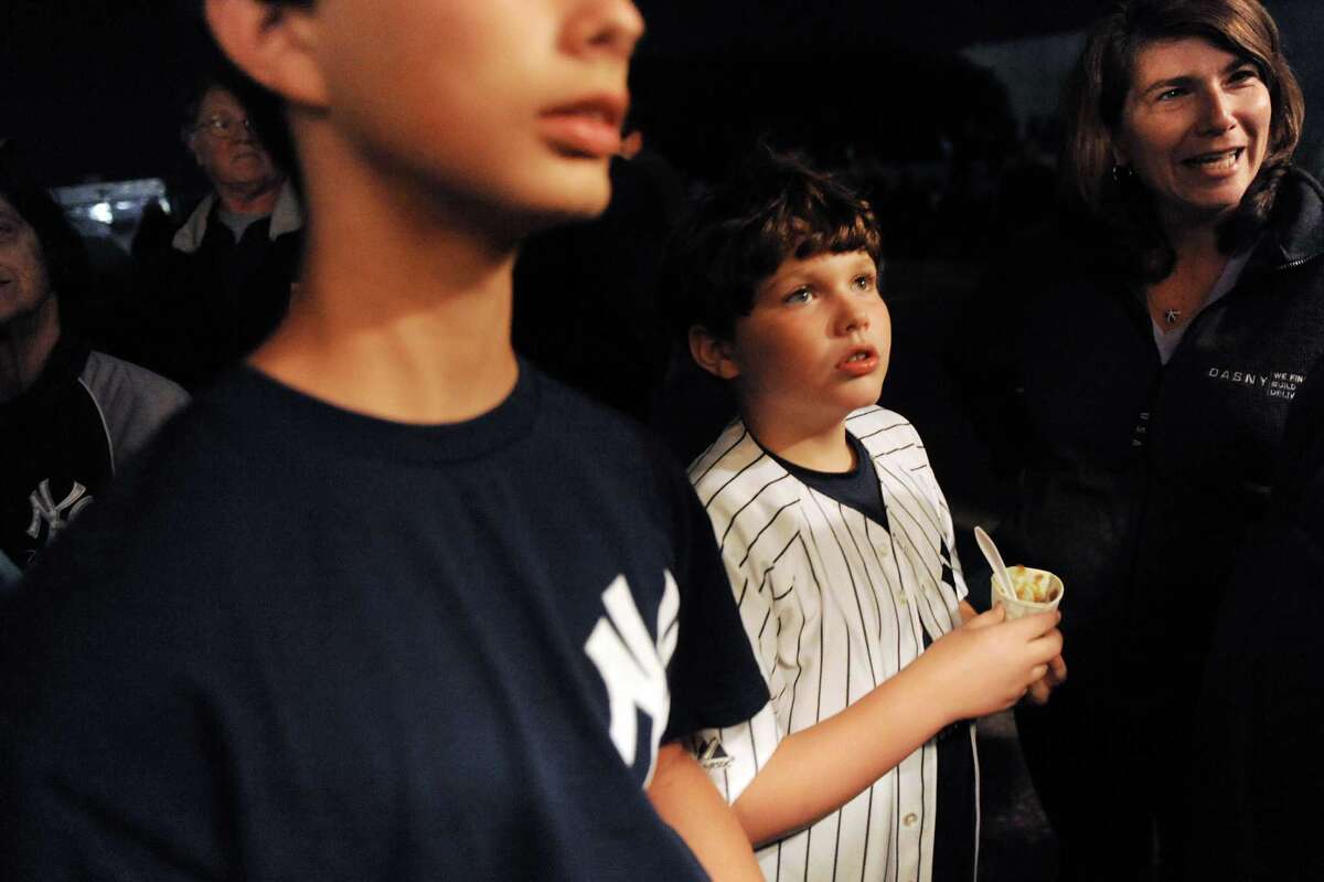 Fans cheer Jeter at The Egg