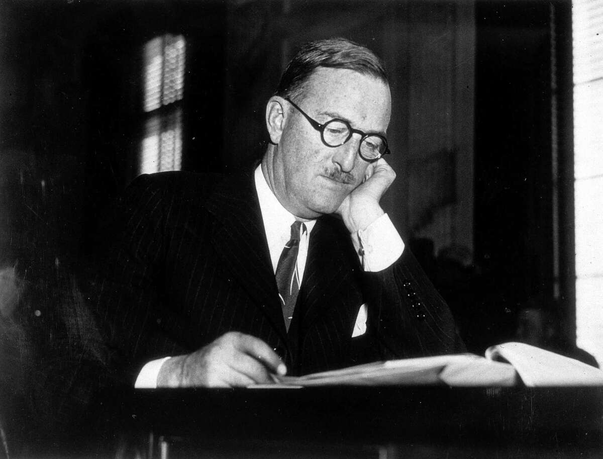 First around-the-world flight completed 90 years ago