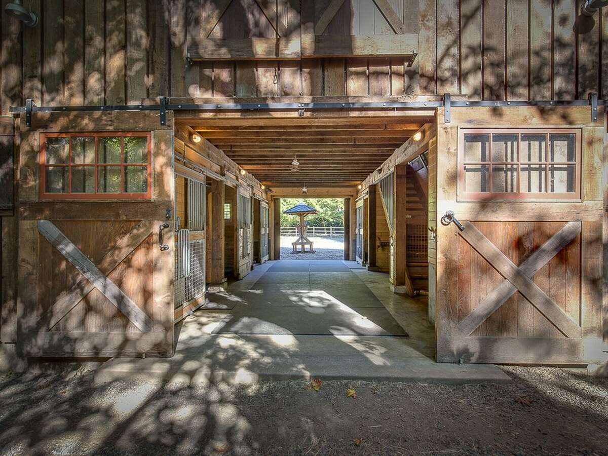 Rural estate inside Seattle back on the market