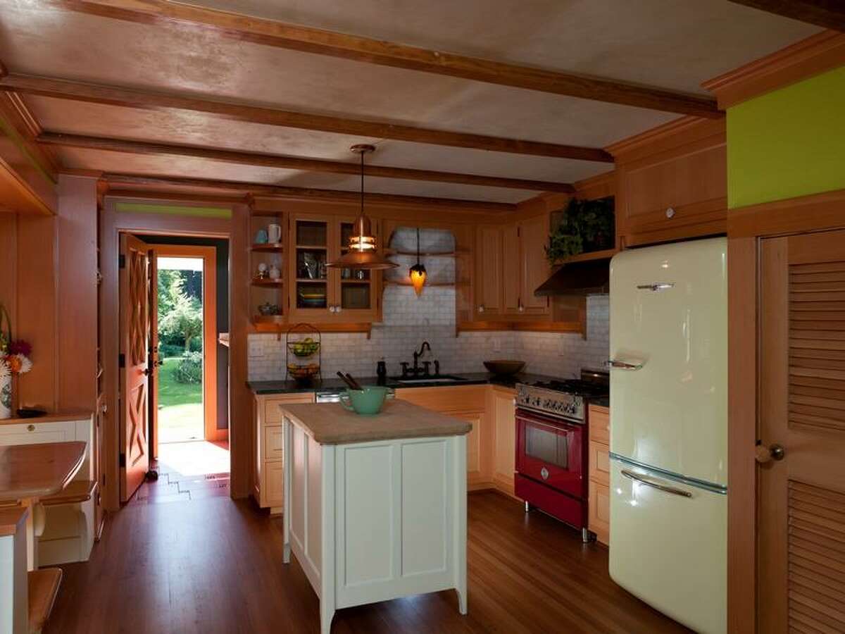 Rural estate inside Seattle back on the market