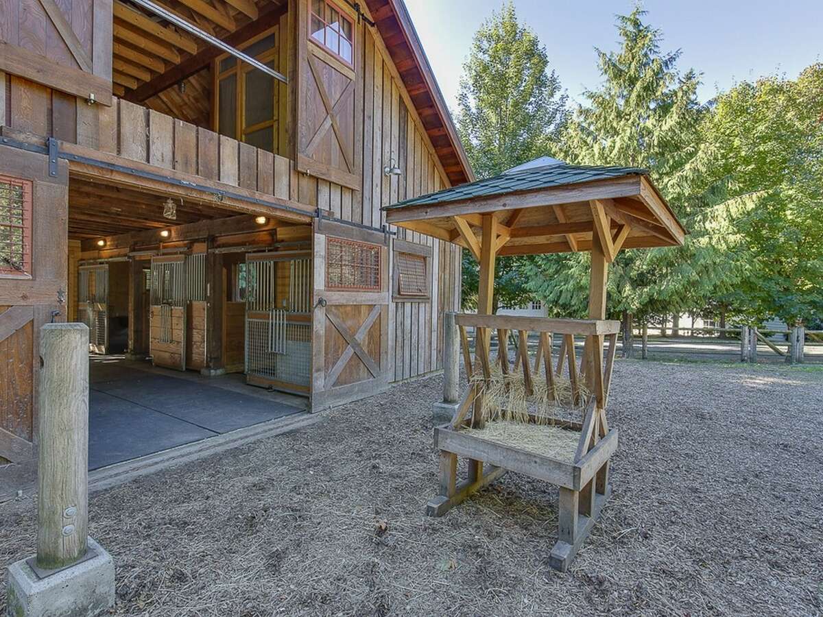 Rural estate inside Seattle back on the market