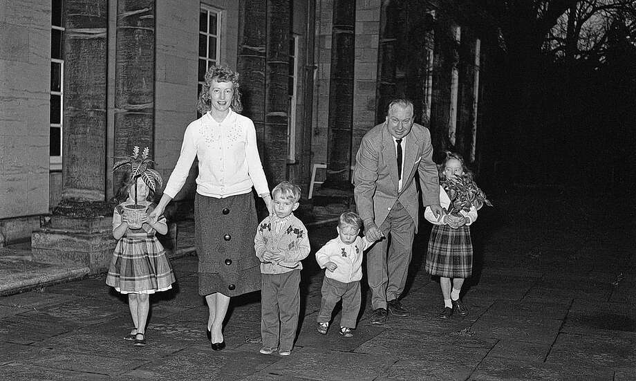 Descendant of Scientology’s founder has disciples of his own - SFGate