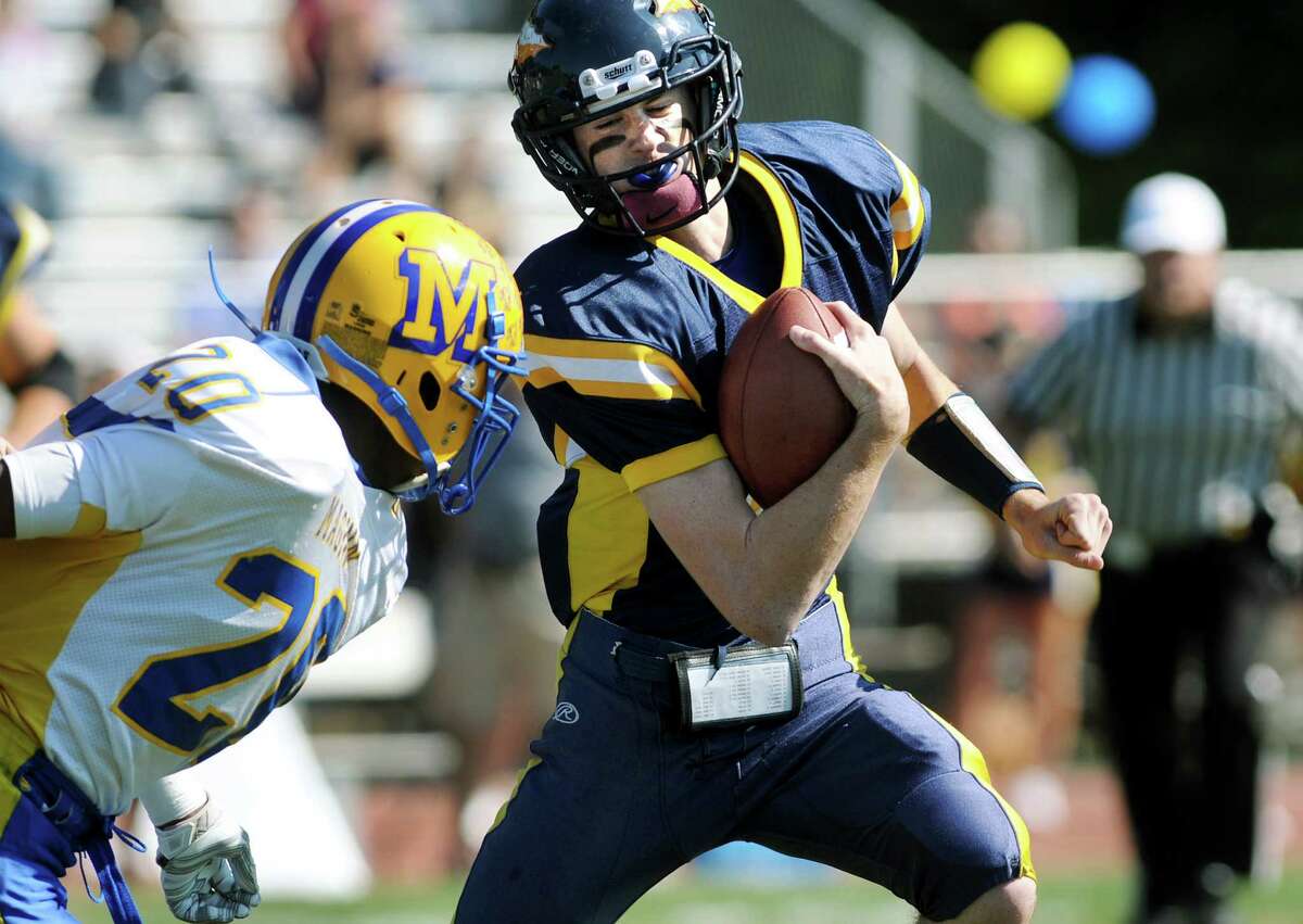 Golden Griffins stand up under stress