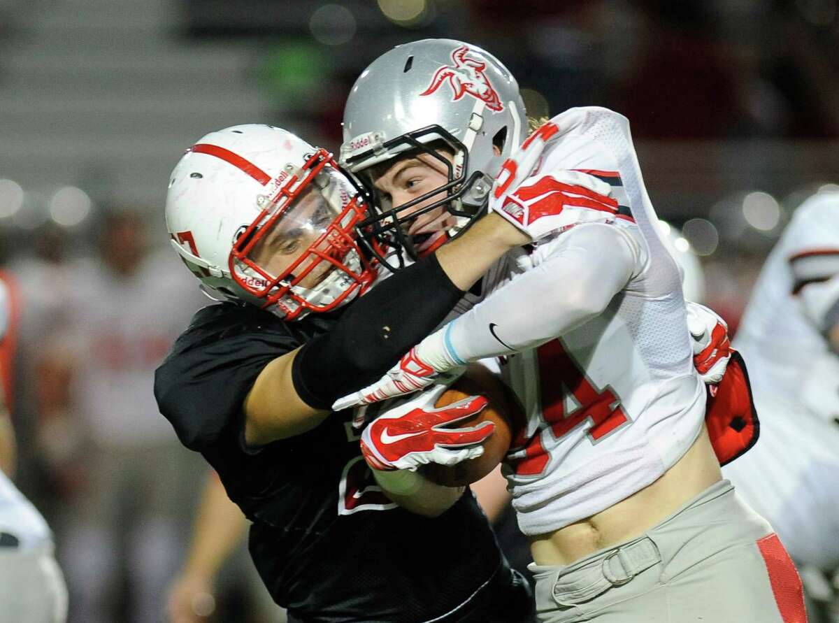 RPI football routs WPI 27-6