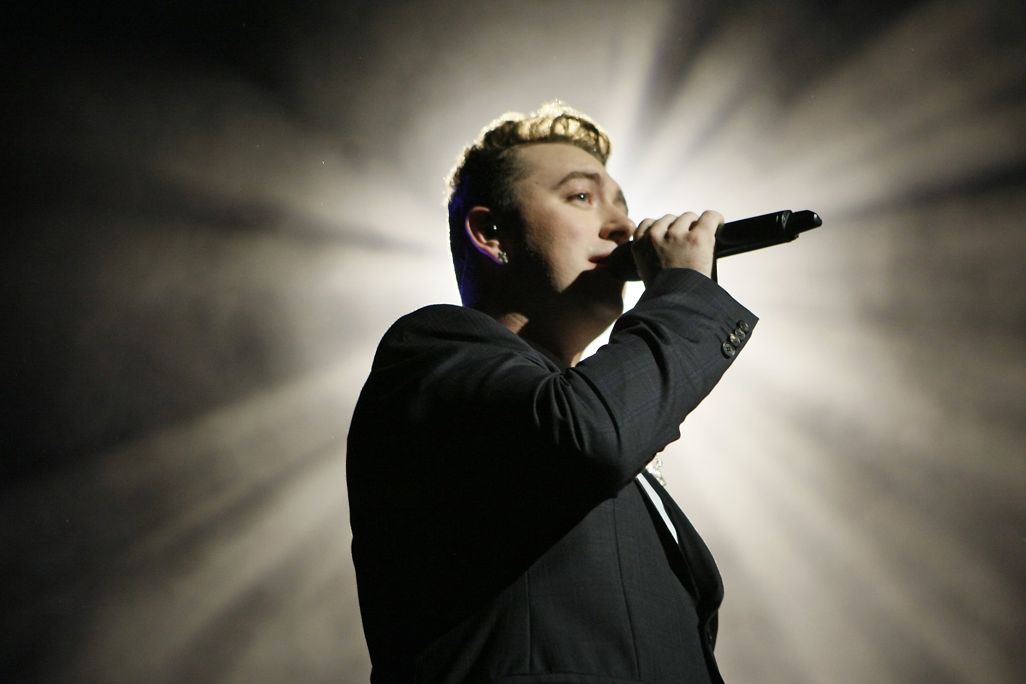 Sam Smith connects even in a giant outdoor festival