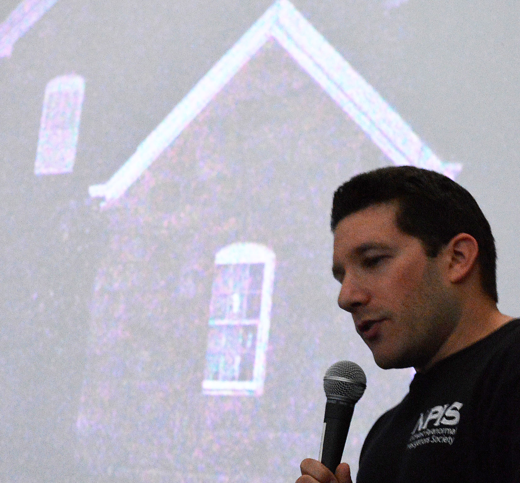 Favorite haunts: Paranormal researchers hunt for ghostly evidence in ...