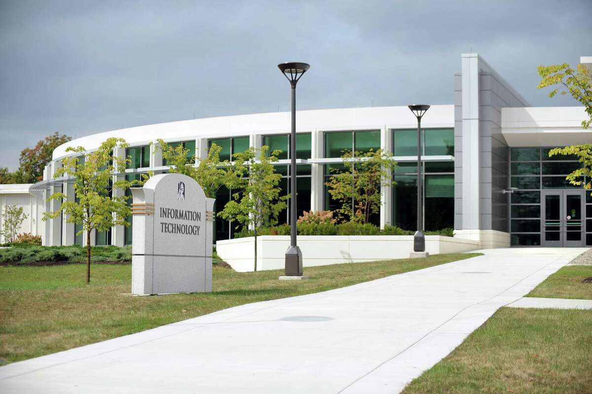 Photos: Information Technology building ceremony