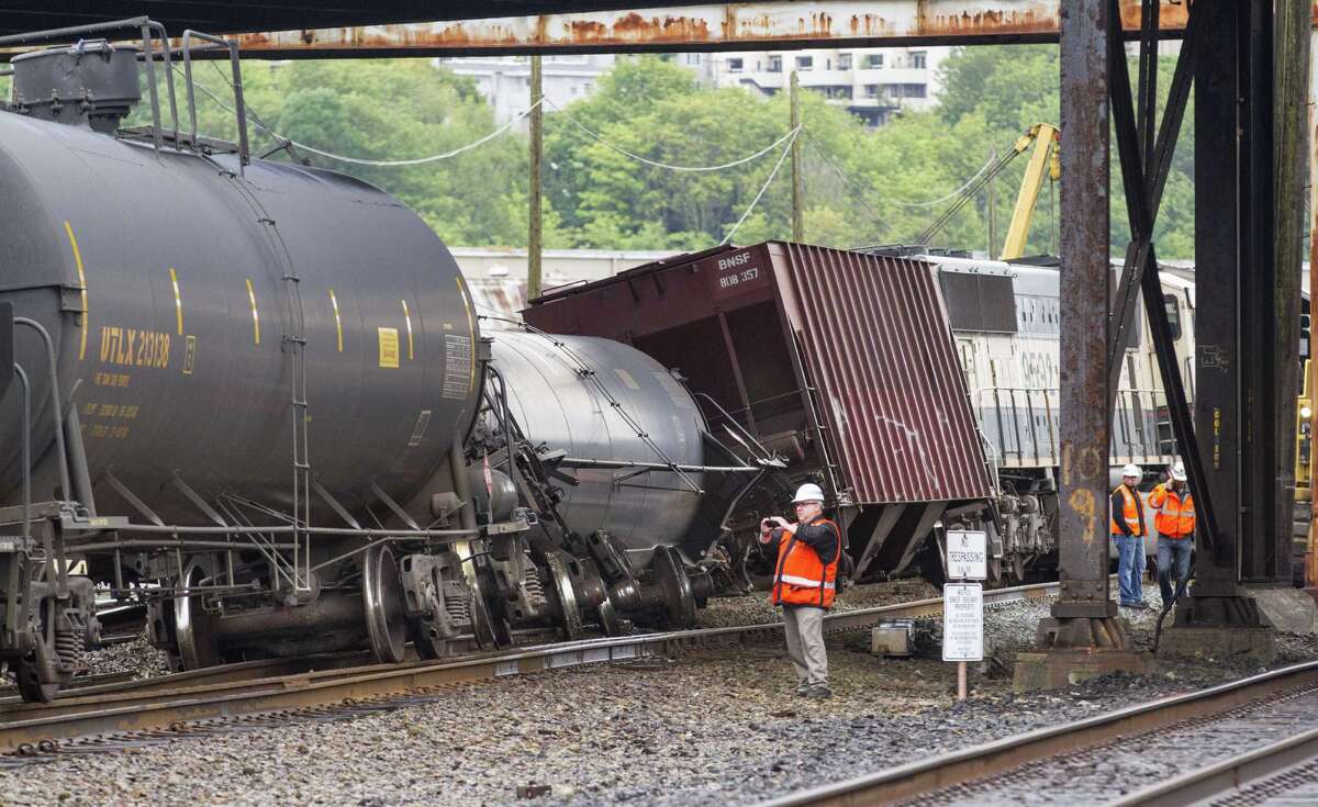Oil, rail industries want 7 years to fix tank cars