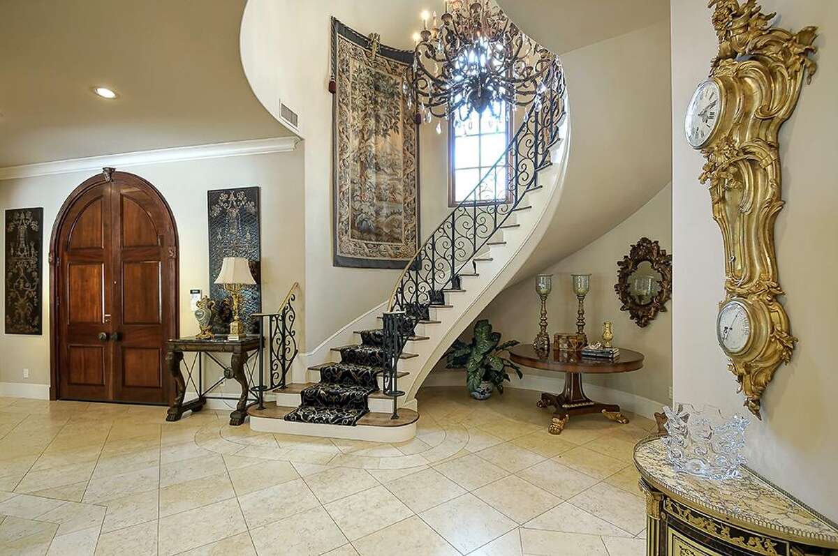 Houston restaurateur's Heights bungalow is a treasure trove of collectibles